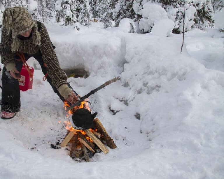 Keeping Warm in the wilderness – 5 Useful tips - Prepper's Will