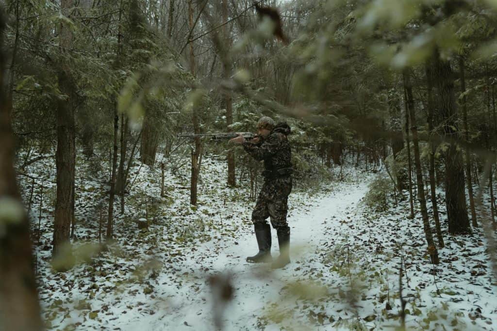 How to Hunt for Survival in Winter: Tracking, Scouting & Wildlife